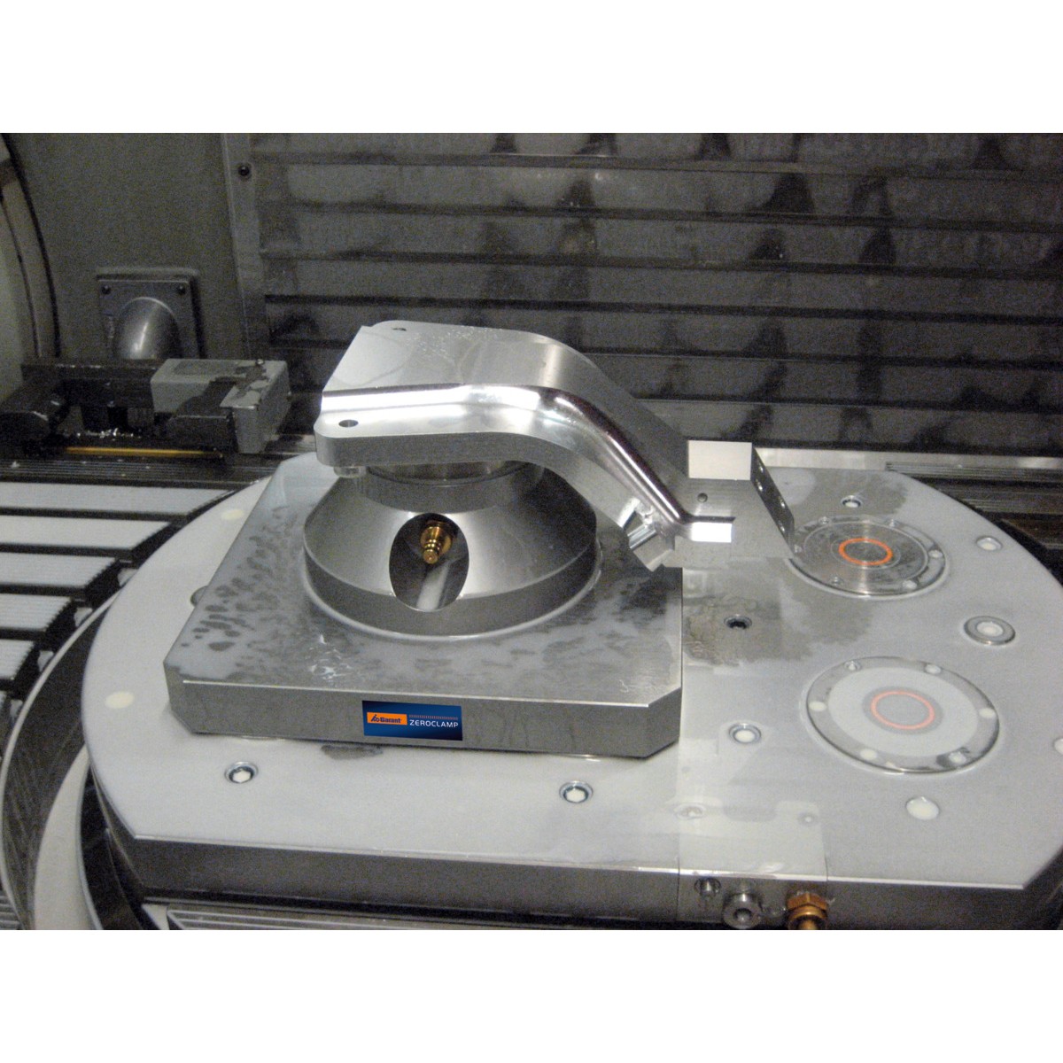 ZeroClamp 带有 200 卡盘间距的底座-霍夫曼Hoffmann