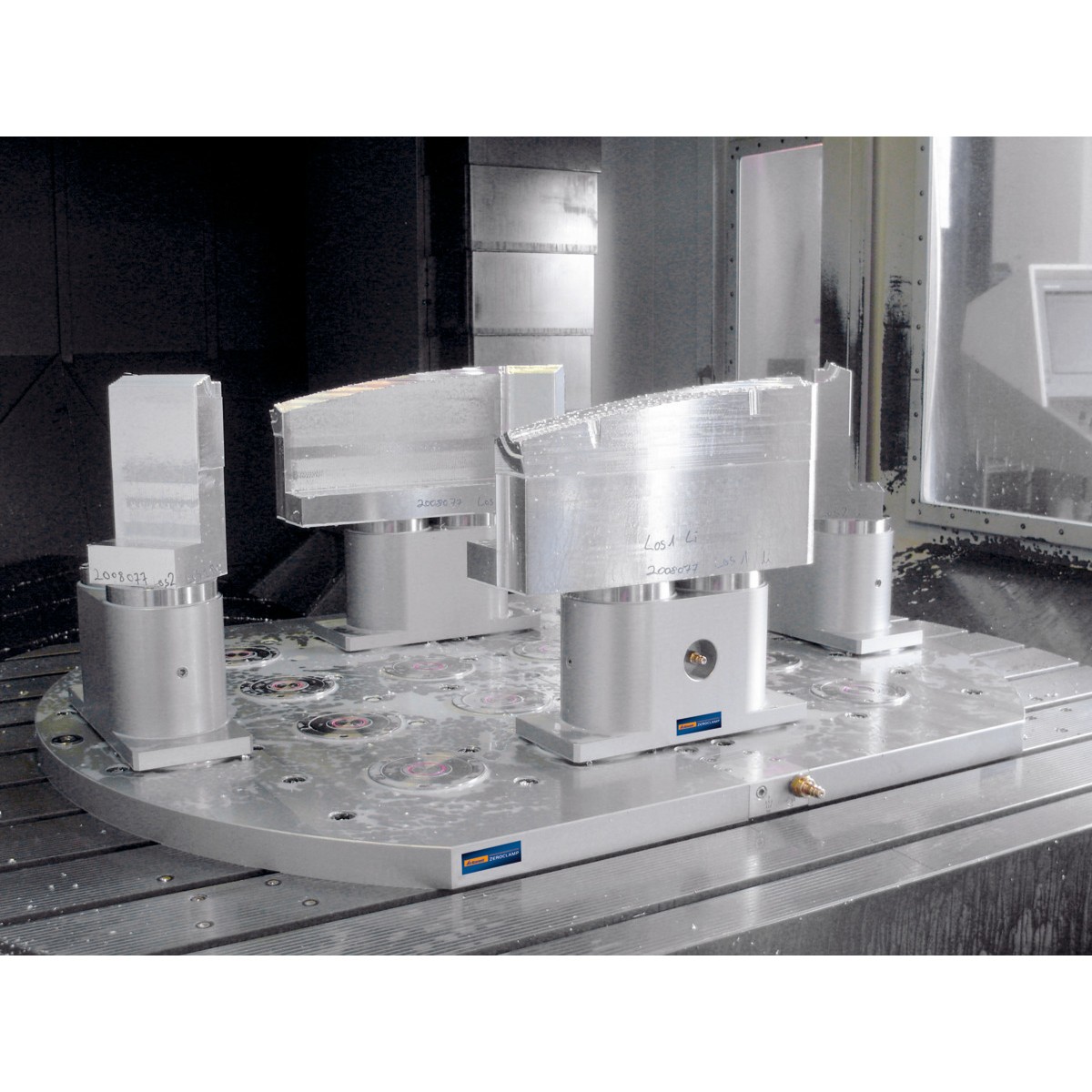 ZeroClamp 带有 200 卡盘间距的底座-霍夫曼Hoffmann